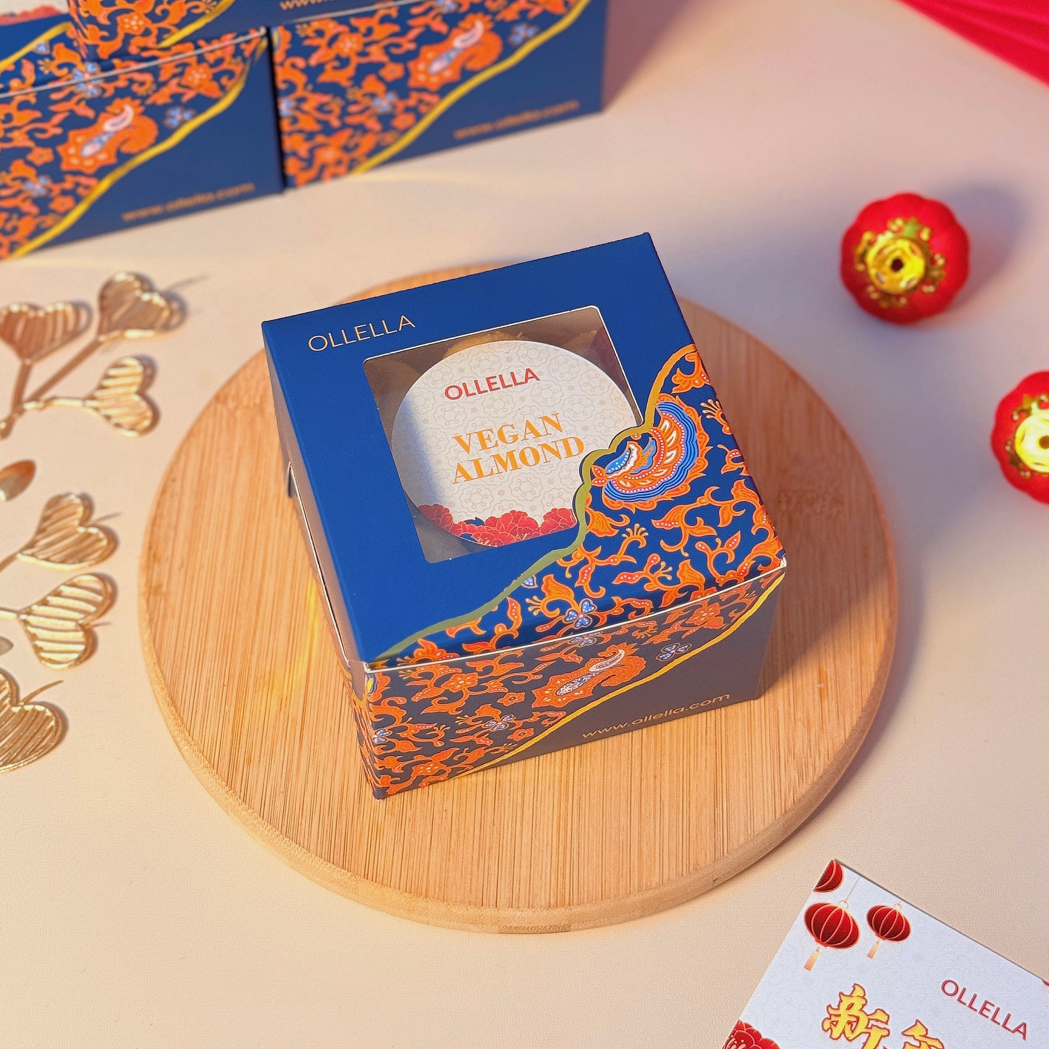 Vegan Almond Cookies Batik Gift Box – OLLELLA