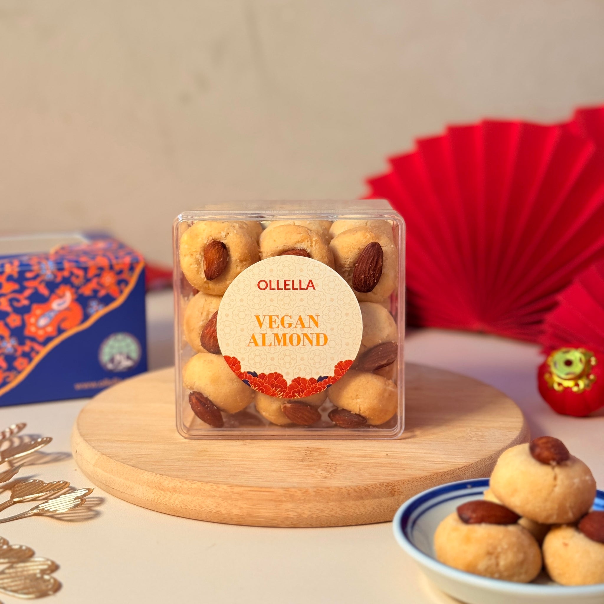 Vegan Almond Cookies Batik Gift Box – OLLELLA